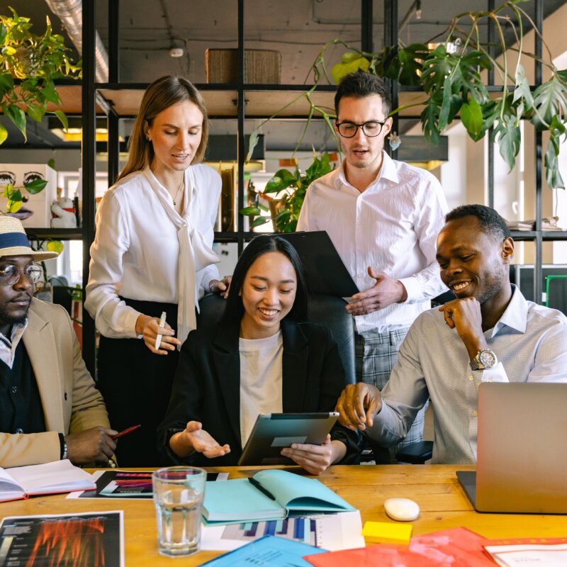 LED Neon Lights As Art! Two Sisters Are Making Neon Your Favourite ...